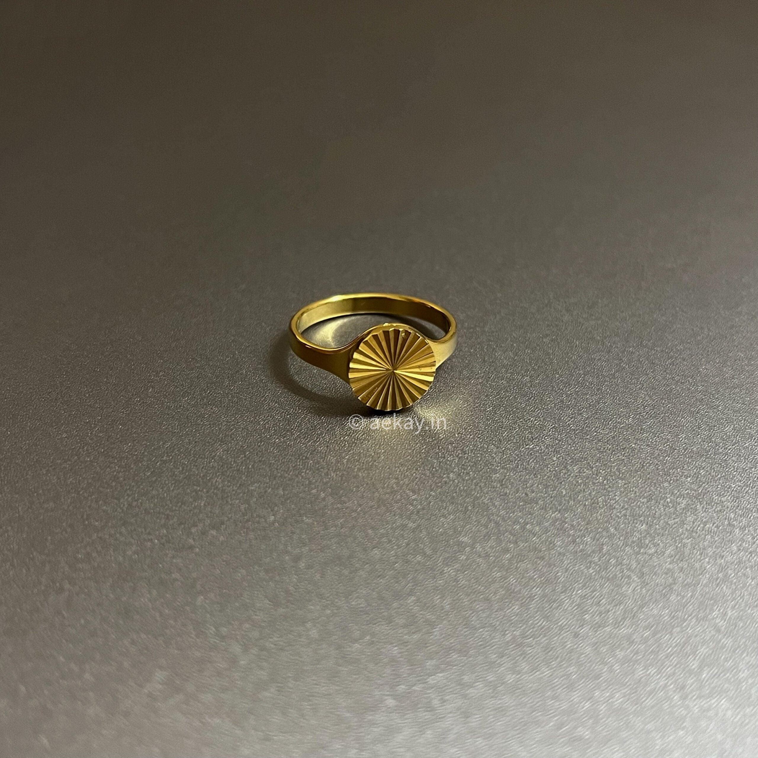 Sunburst Signet Ring – Aekay